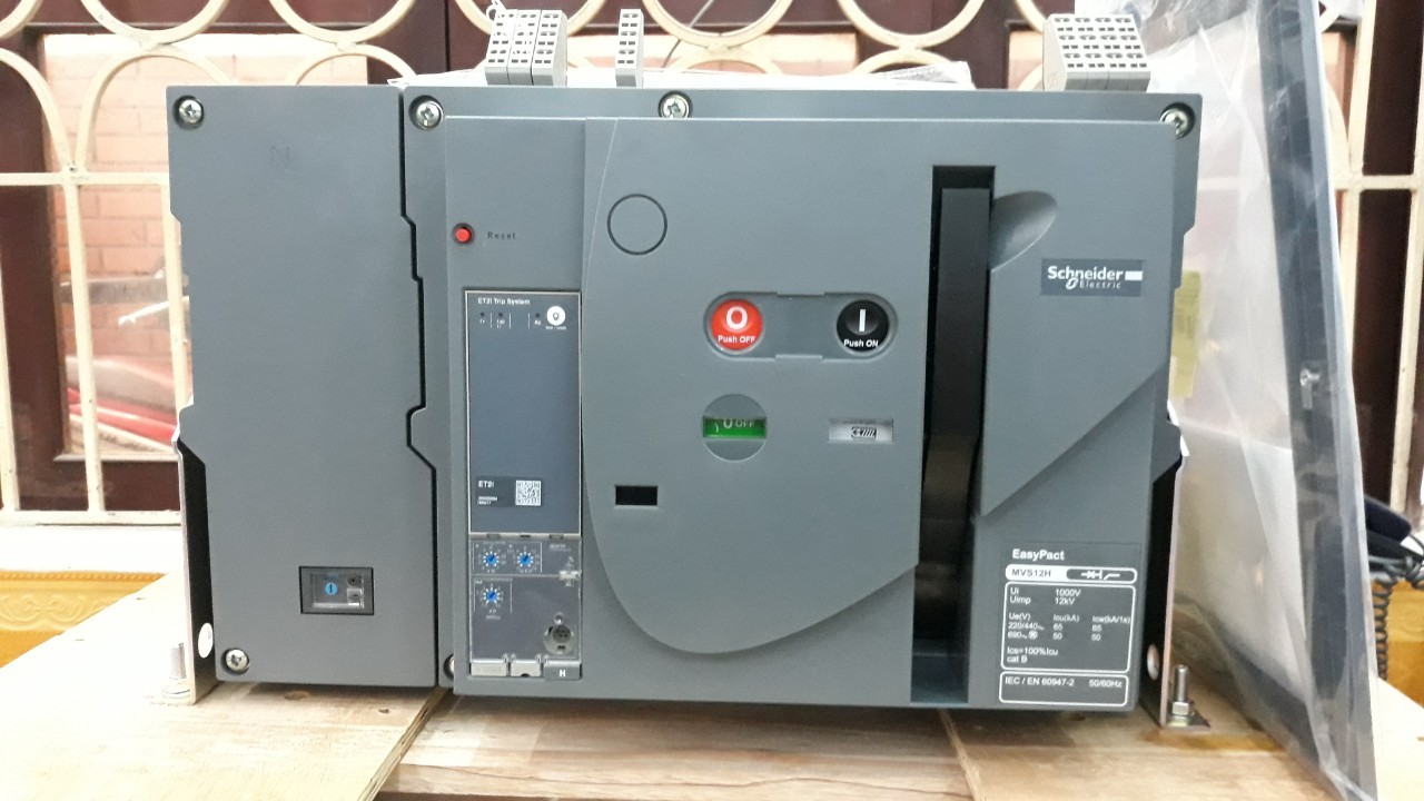 Lý do máy cắt không khí ACB Easypact MVS Schneider được sử dụng nhiều ...